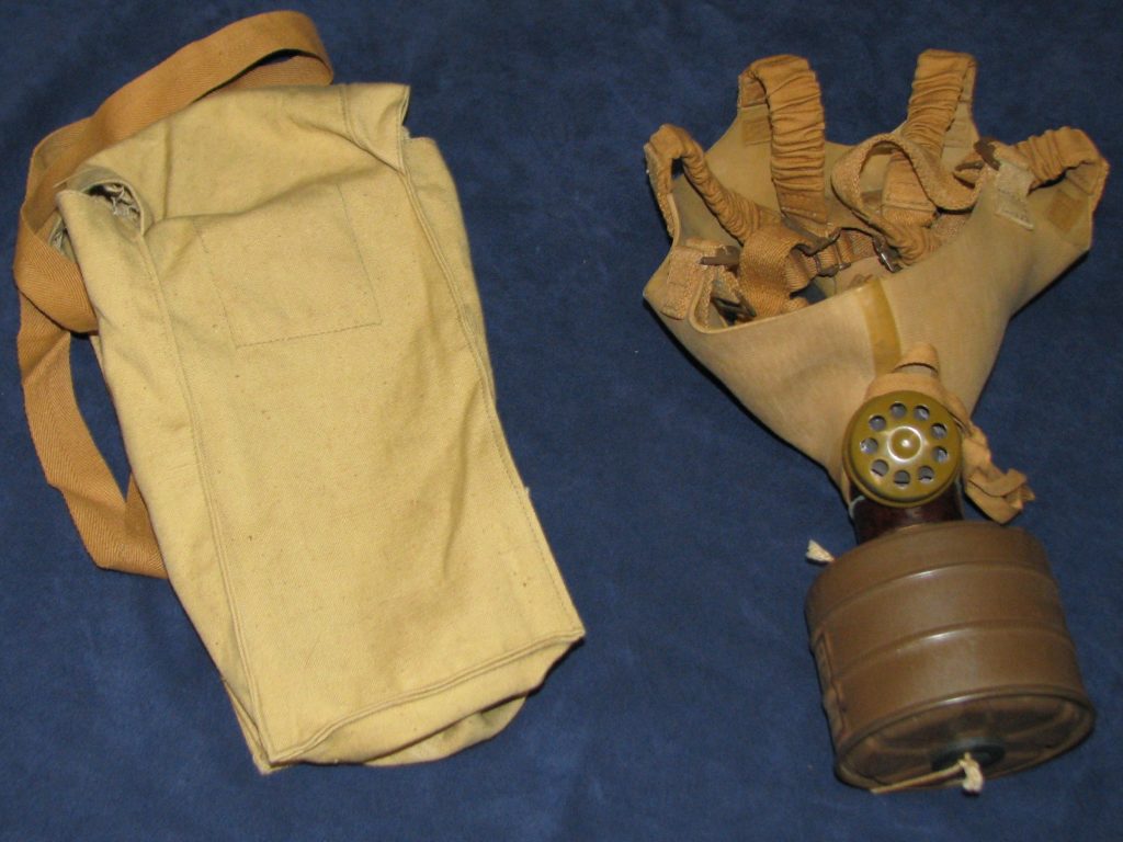 WWII Japanese Gas Mask with Carry Bag & Filter Choice Condition 18-162 ...